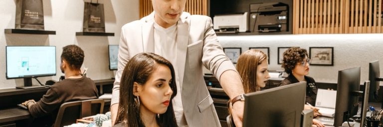 A Guide To Understanding Tech Sales Job Descriptions | Rainmakers